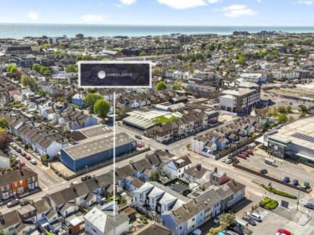 2 bedroom flat for sale in 9 The Old Stables, Station Road, Worthing, BN11