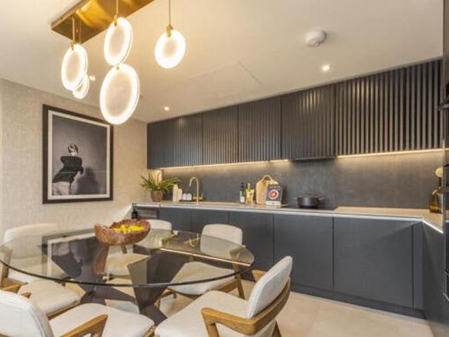 2 Bedroom Flat For Sale In 10 Ponton Road