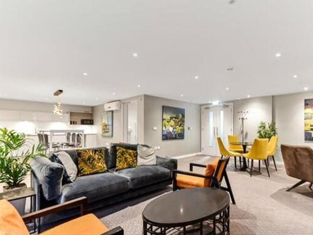 2 Bedroom Flat For Sale In 120 Kings Road, Reading
