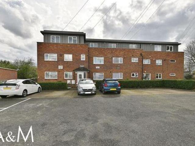 2 Bedroom Flat For Sale In 122 Crown Road