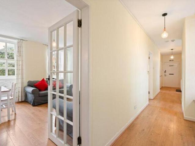 2 bedroom flat for sale in 129/2 Canongate, Edinburgh, EH8 8BP, EH8