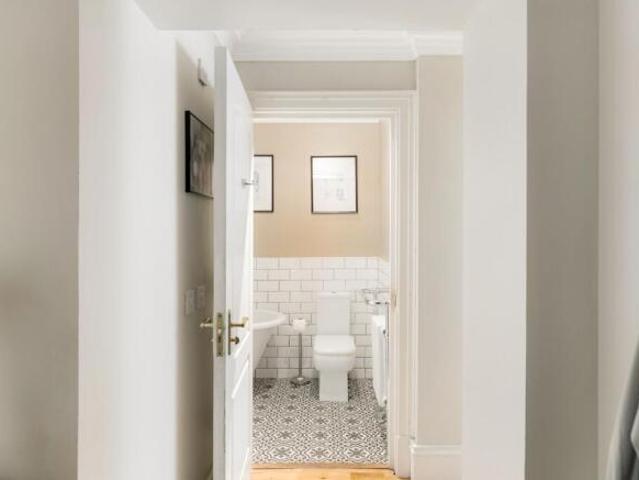 2 bedroom flat for sale in 12 Cecil Street, Hillhead, G12