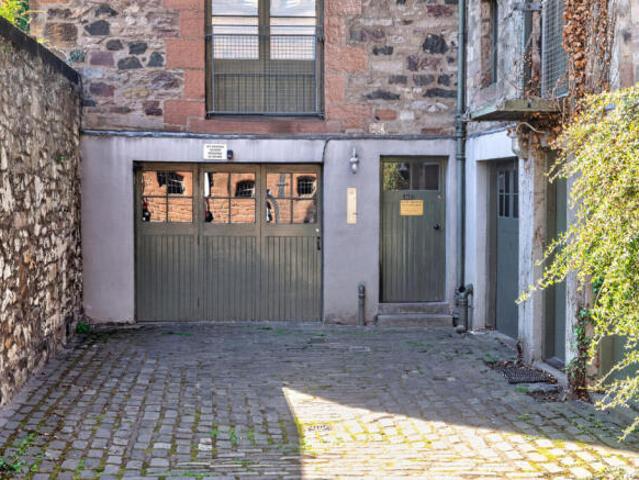 2 bedroom flat for sale in 138 Flat 8 Calton Road, Edinburgh, EH8