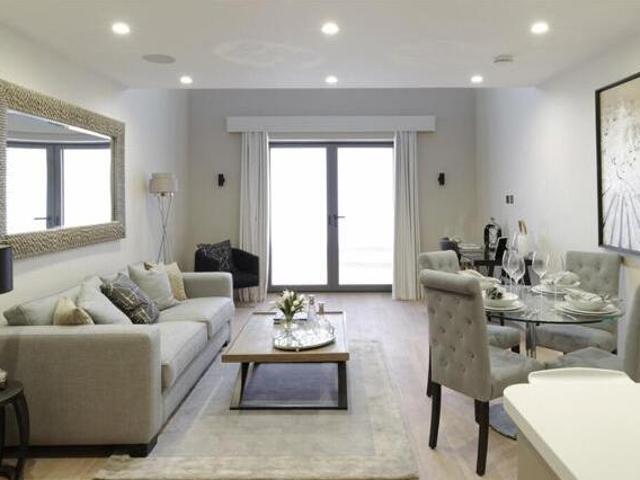 2 Bedroom Flat For Sale In 17 Wyfold Road