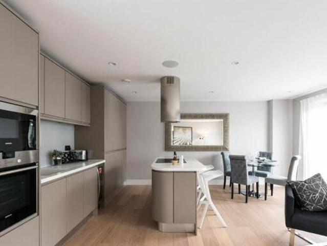 2 Bedroom Flat For Sale In 17 Wyfold Road