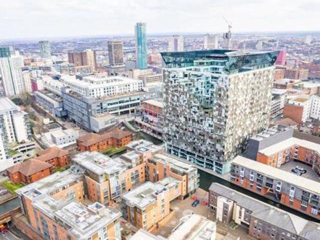 2 Bedroom Flat For Sale In 14 Waterfront Walk, Birmingham