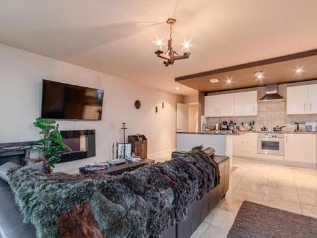 2 Bedroom Flat For Sale In 15 Hertsmere Road