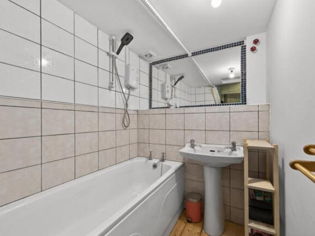 2 bedroom flat for sale in 16 2f2 West Newington Place, Edinburgh, EH9