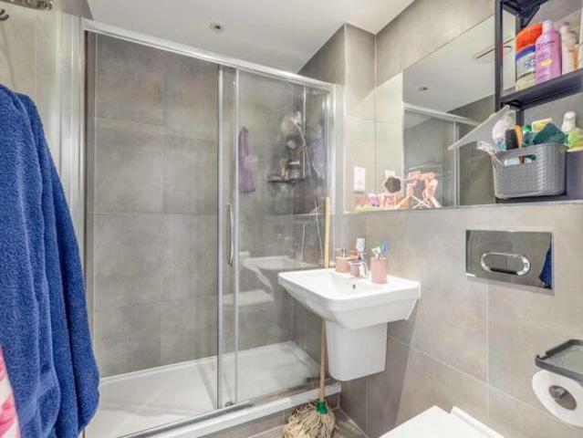 2 bedroom flat for sale in 186 188 High Street, Slough, SL1
