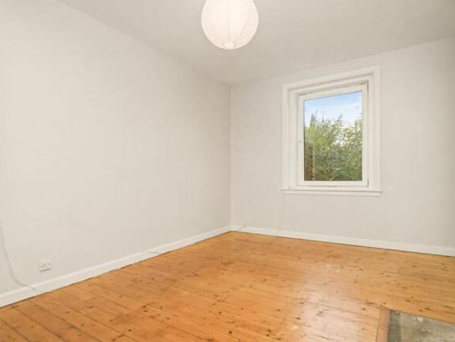 2 bedroom flat for sale in 19/2 Warriston Road, Warriston, Edinburgh, EH7