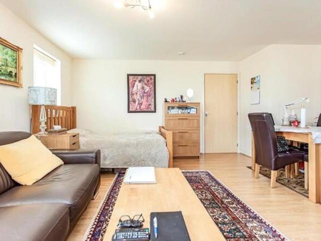 2 bedroom flat for sale in 1 Dodd Road, Watford, WD24