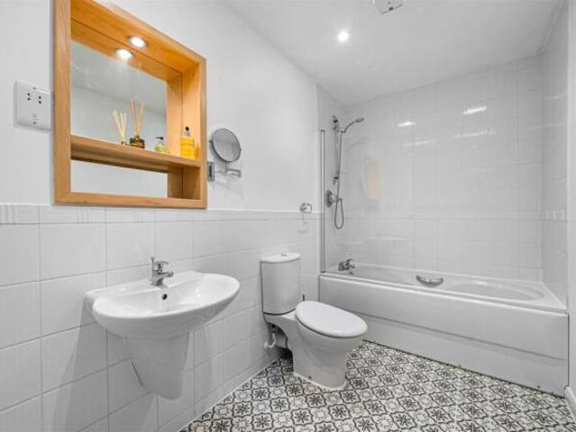 2 bedroom flat for sale in 1 Hallfield Road, York, YO31 7XE, YO31