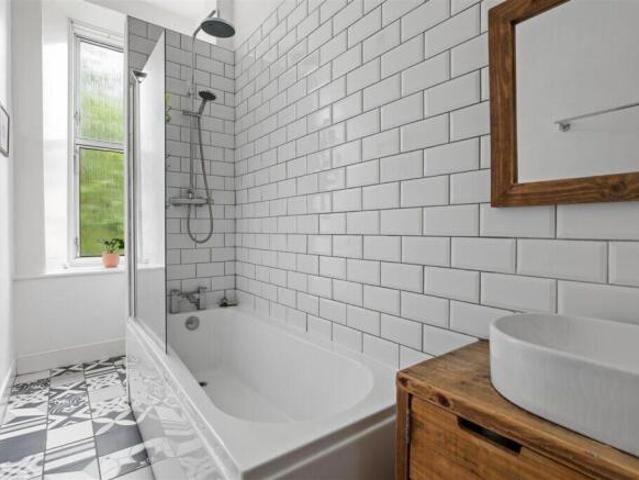2 bedroom flat for sale in 1/ Queen Mary Avenue, Queen’s Park, G42 8DS, G42