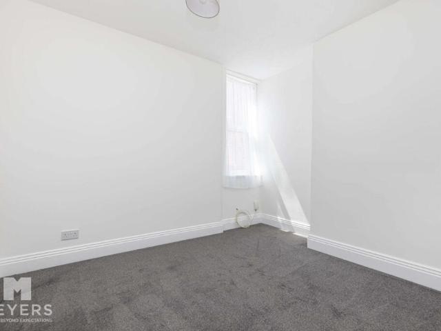 2 bedroom flat for sale in 23 Cecil Road, Bournemouth, BH5 1, BH5