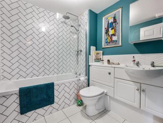 2 bedroom flat for sale in 2/1 6 Kelvindale Court, Kelvindale, G12 0HA, G12