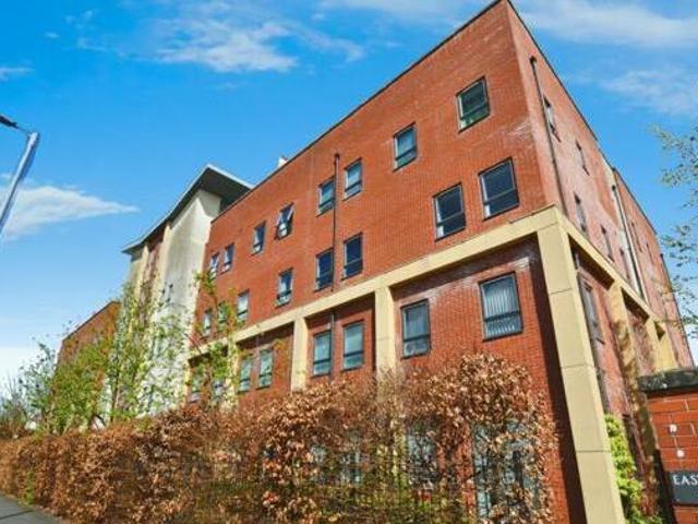 2 Bedroom Flat For Sale In 261 Victoria Avenue East, Greater Manchester