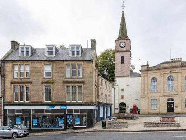 2 bedroom flat for sale in 2B Market Place Jedburgh TD8 6AP TD8
