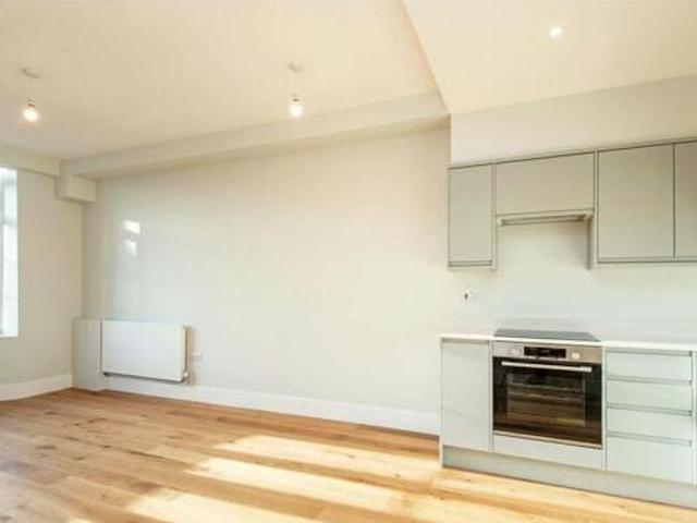 2 Bedroom Flat For Sale In 33 Grove End Road
