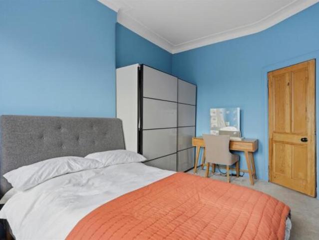2 bedroom flat for sale in 3/1 302 Crow Road, Broomhill, G11 7HS, G11