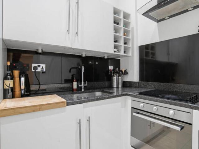 2 bedroom flat for sale in 3/2, 10 Battlefield Avenue, Battlefield, G42 9HP, G42
