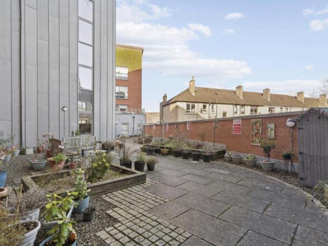 2 bedroom flat for sale in 3/2 16 Holmbank Avenue, Shawlands, Glasgow, G41 3JH, G41