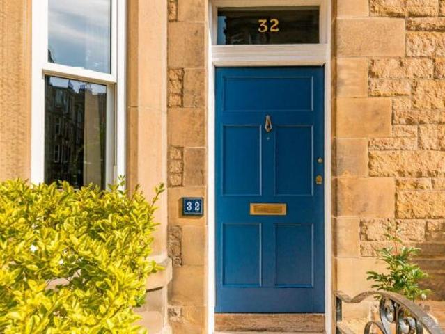 2 bedroom flat for sale in 32 Millar Crescent, Edinburgh, EH10 5HH, EH10