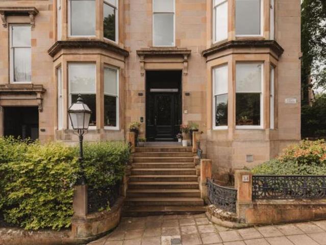 2 bedroom flat for sale in 34 Huntly Gardens, Dowanhill, G12