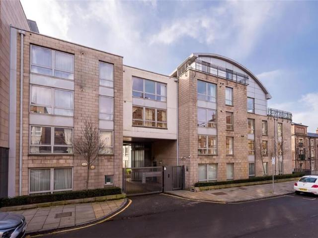 2 bedroom flat for sale in 39 15, Gardners Crescent, Edinburgh, EH38DG, EH3