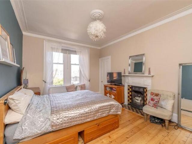 2 bedroom flat for sale in 3/ Blackie Road, Edinburgh, EH6