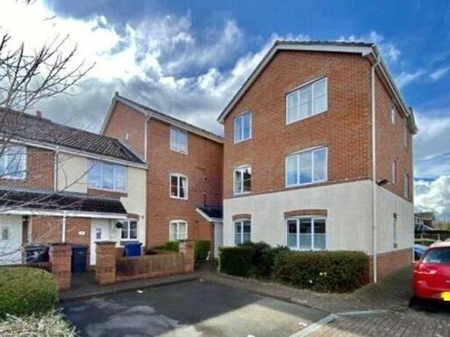 2 Bedroom Flat For Sale In Tamworth, Staffordshire