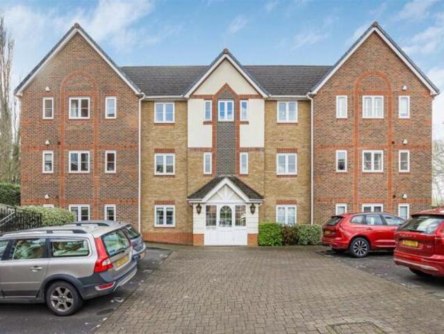 2 bedroom flat for sale in Tamesis Place, Reading, RG4