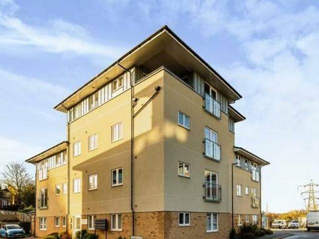 2 bedroom flat for sale in Tatler Close Warwick CV34