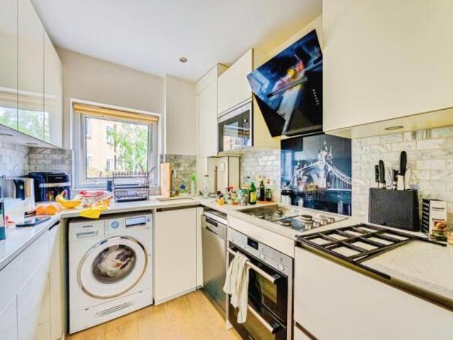 2 bedroom flat for sale in Thomas More Street, London, E1W
