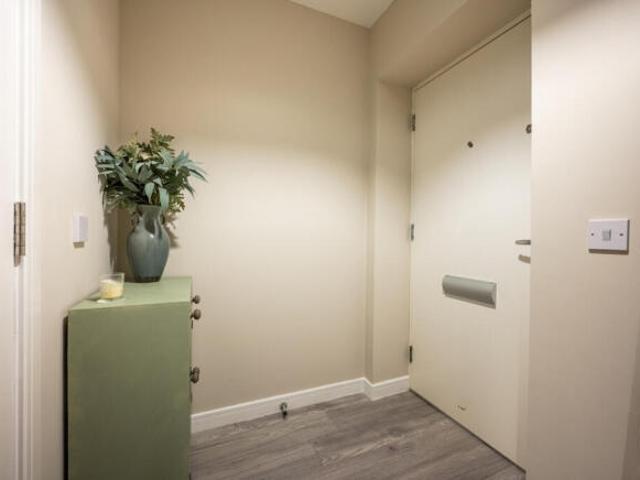 2 bedroom flat for sale in Thornliebank Road, Thornliebank, G46