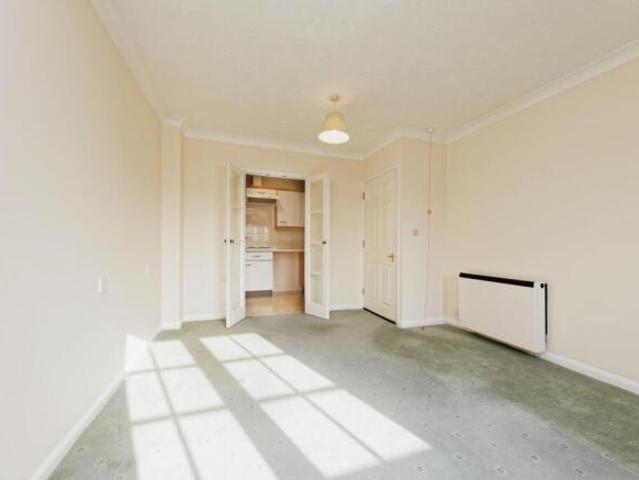 2 bedroom flat for sale in The Causeway, Canterbury, Kent, CT1