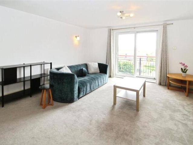 2 bedroom flat for sale in The Canalside, Gunwharf Quays, Portsmouth, Hampshire, PO1