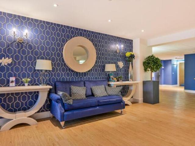 2 bedroom flat for sale in The Clockhouse, Guildford, GU1