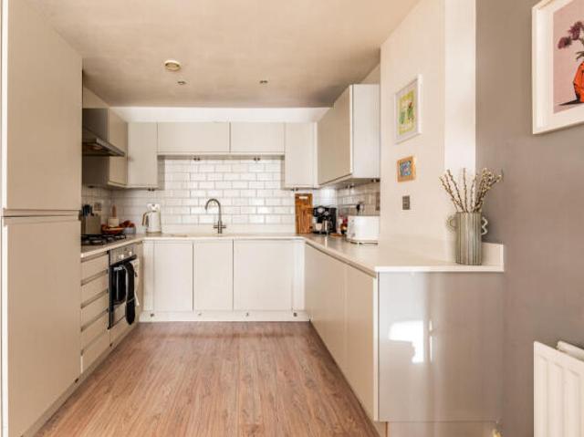 2 bedroom flat for sale in The Crescent, Hannover Quay, Harbourside, Bristol, BS1
