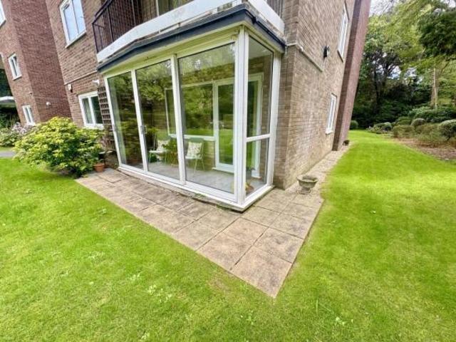 2 bedroom flat for sale in The Avenue, Branksome Park, Poole, BH13