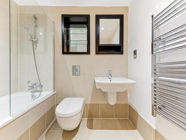 2 bedroom flat for sale in The Boulevard, Leeds, West Yorkshire, LS10