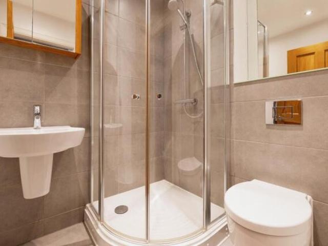 2 bedroom flat for sale in The Galleries, Brentwood, CM14