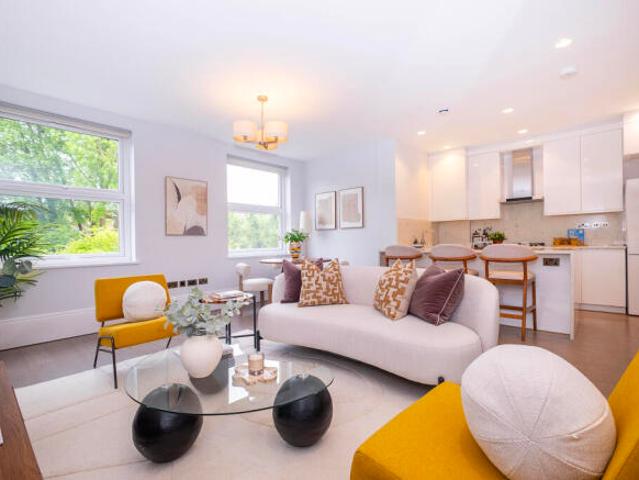 2 bedroom flat for sale in The Grove, Ealing, W5