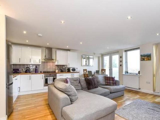 2 bedroom flat for sale in The Grove Headley Road Grayshott Hampshire GU26