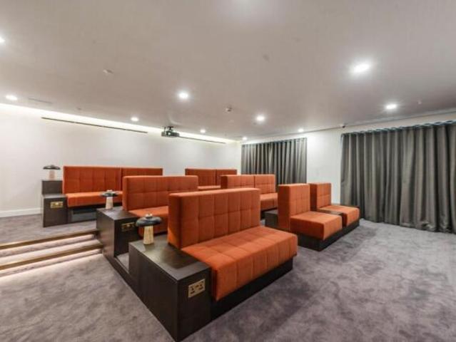 2 bedroom flat for sale in The Exchange Watford, WD24