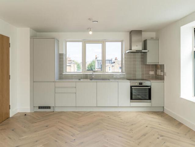 2 bedroom flat for sale in The Northcote, London, SW11
