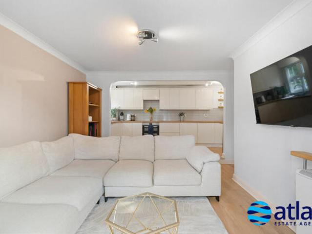 2 bedroom flat for sale in The Spinnakers, Aigburth, L19