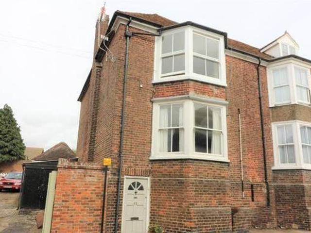 2 bedroom flat for sale in The Street Ash Canterbury CT3