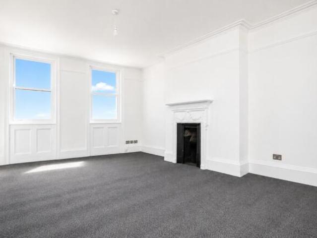 2 bedroom flat for sale in The Parade, Margate, CT9