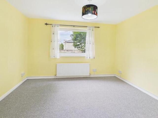 2 bedroom flat for sale in The Park, Oak Lodge, GL50