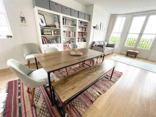 2 bedroom flat for sale in The Ropewalk, Nottingham, Nottinghamshire, NG1